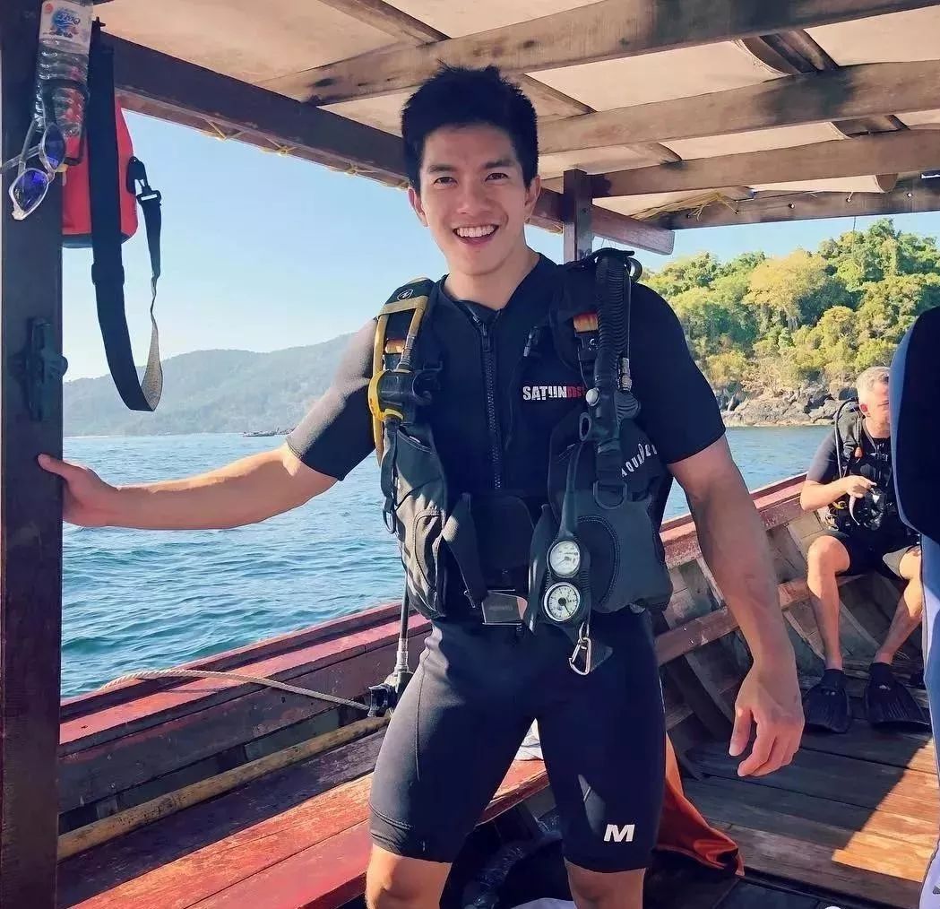 肌肉帅哥医生 Kang 人气不输网红 – Moses-media